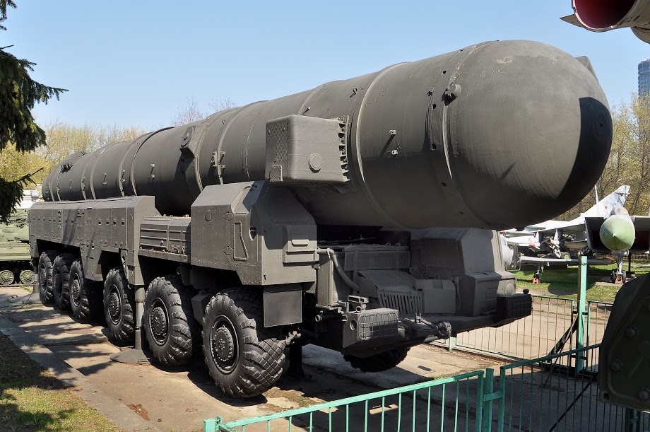 Transporter erector launcher on shassis MAZ-547 with model of ...