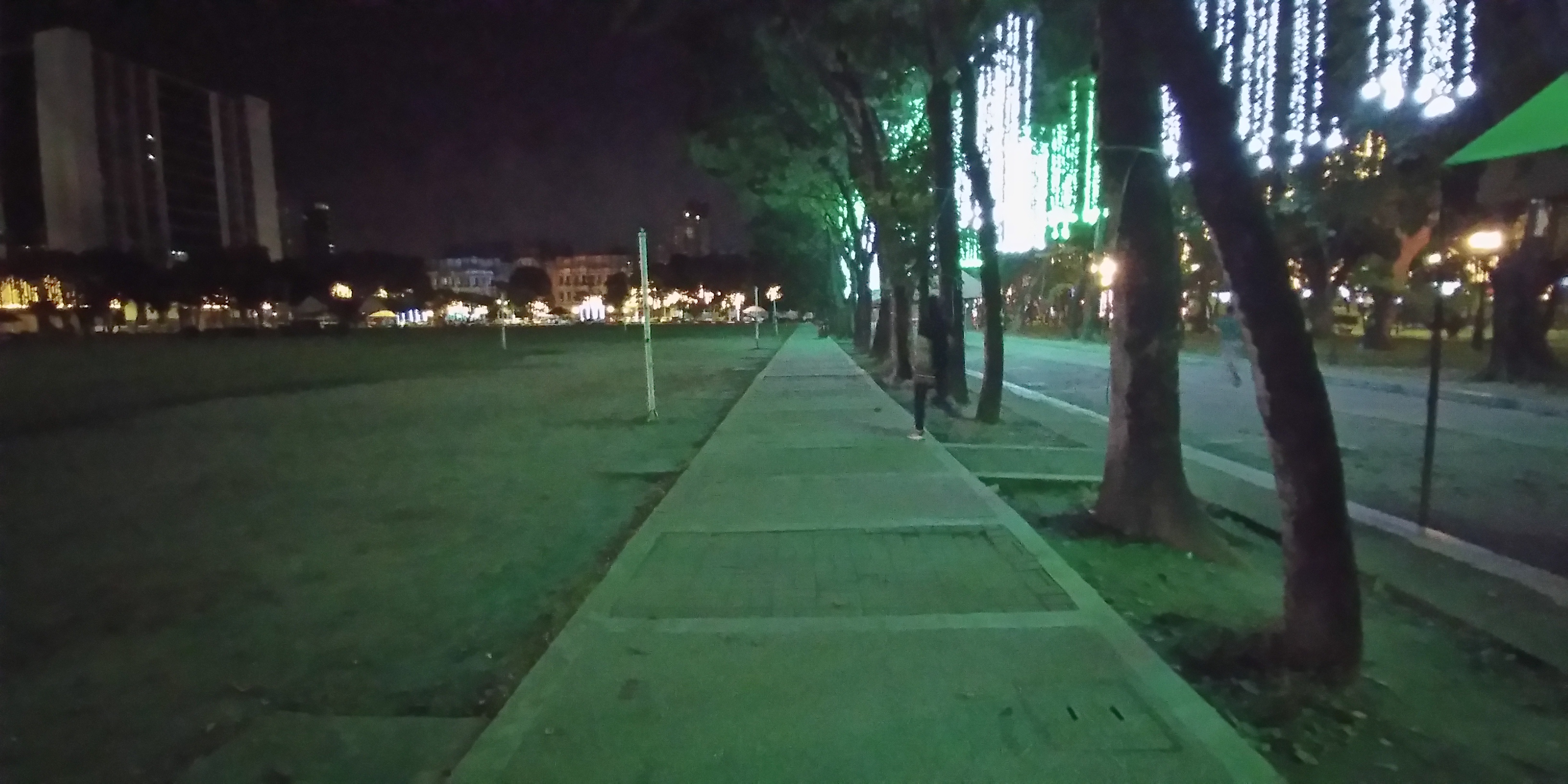 Hayag na Dako ng Pangunahing Istadyum ng UST - Maynila