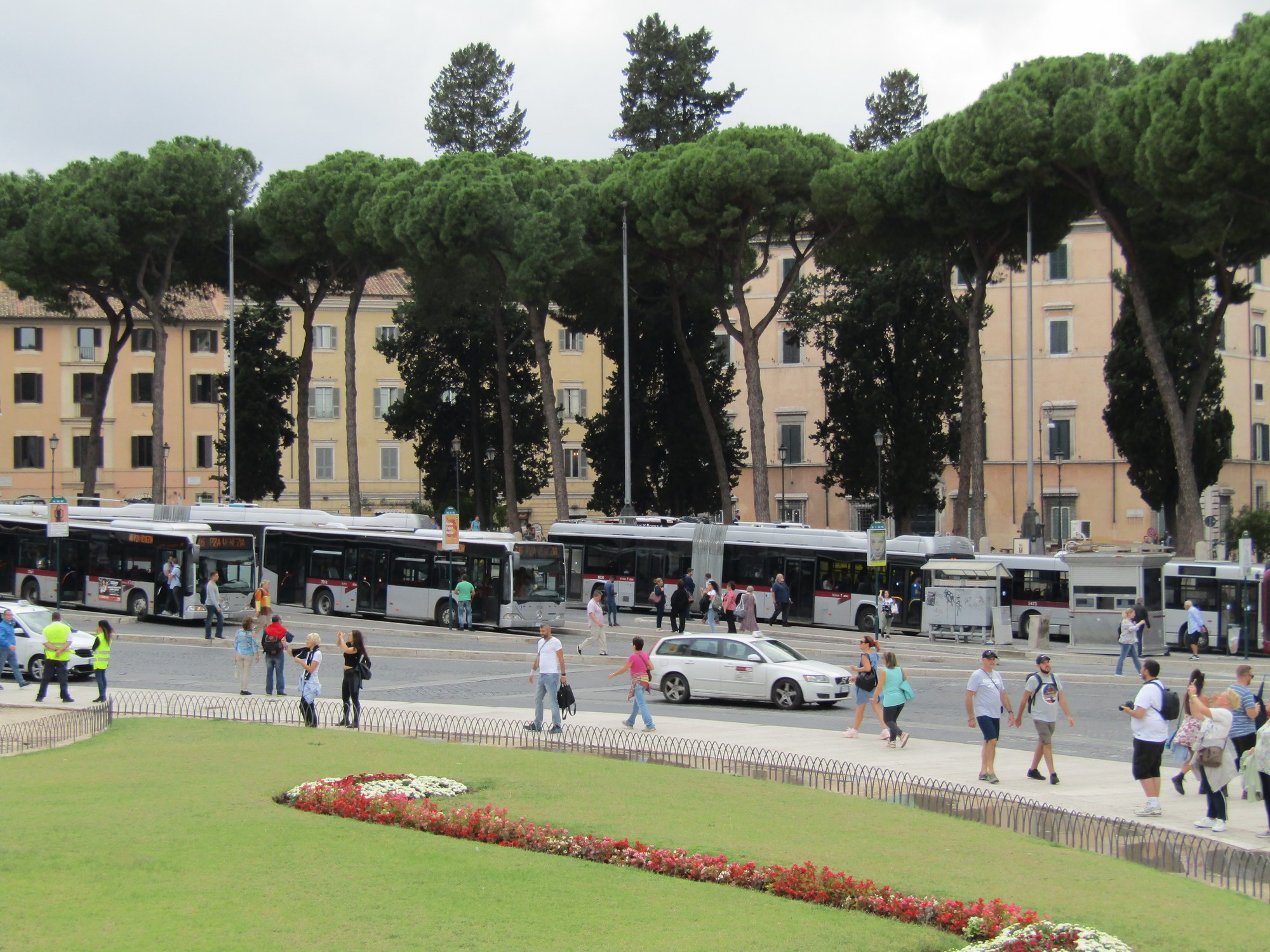 Stazione degli autobus - Piazza Venezia - Roma | parcheggio autobus ...