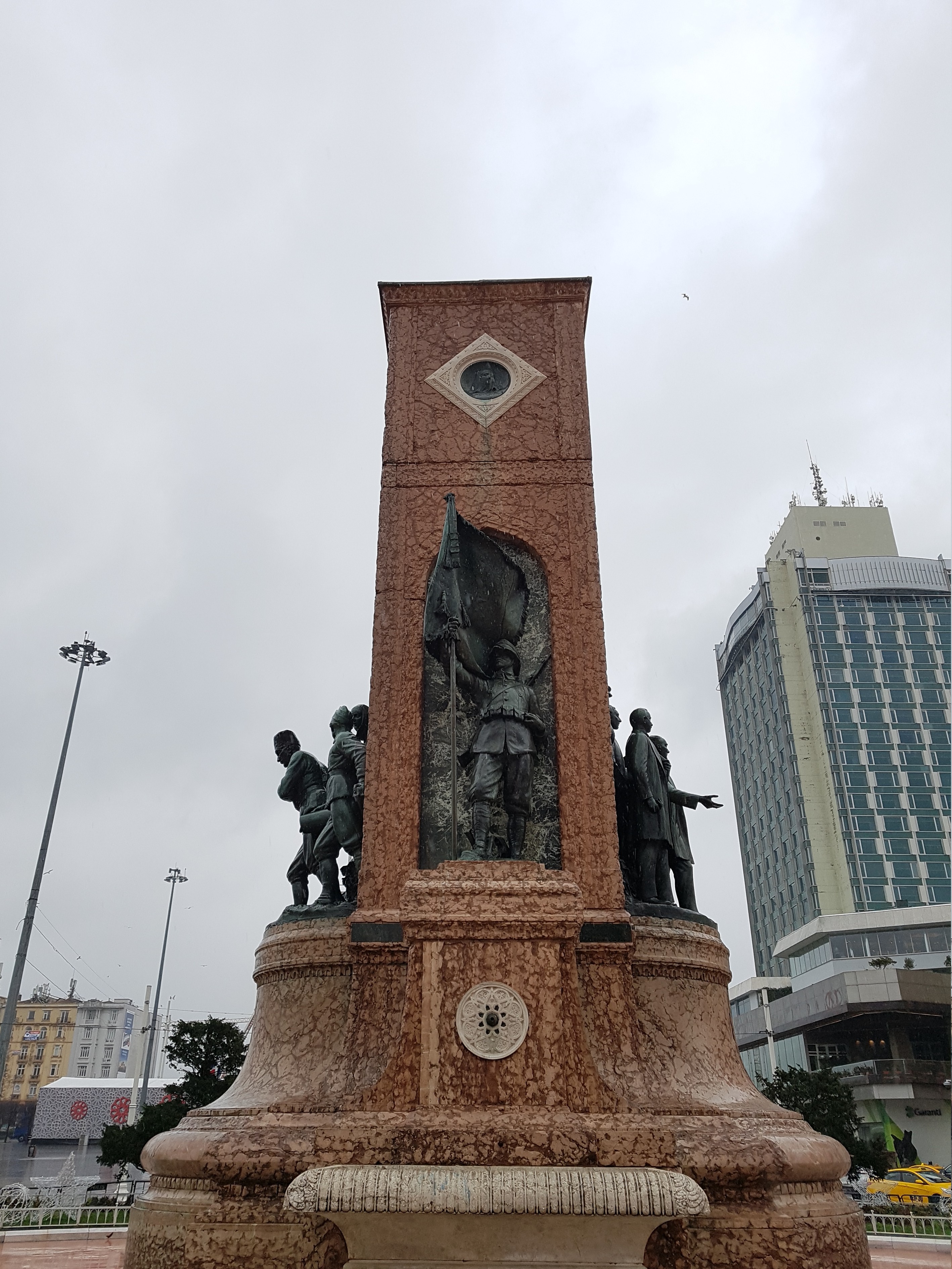 Republic Monument - Istanbul Metropolitan Municipality