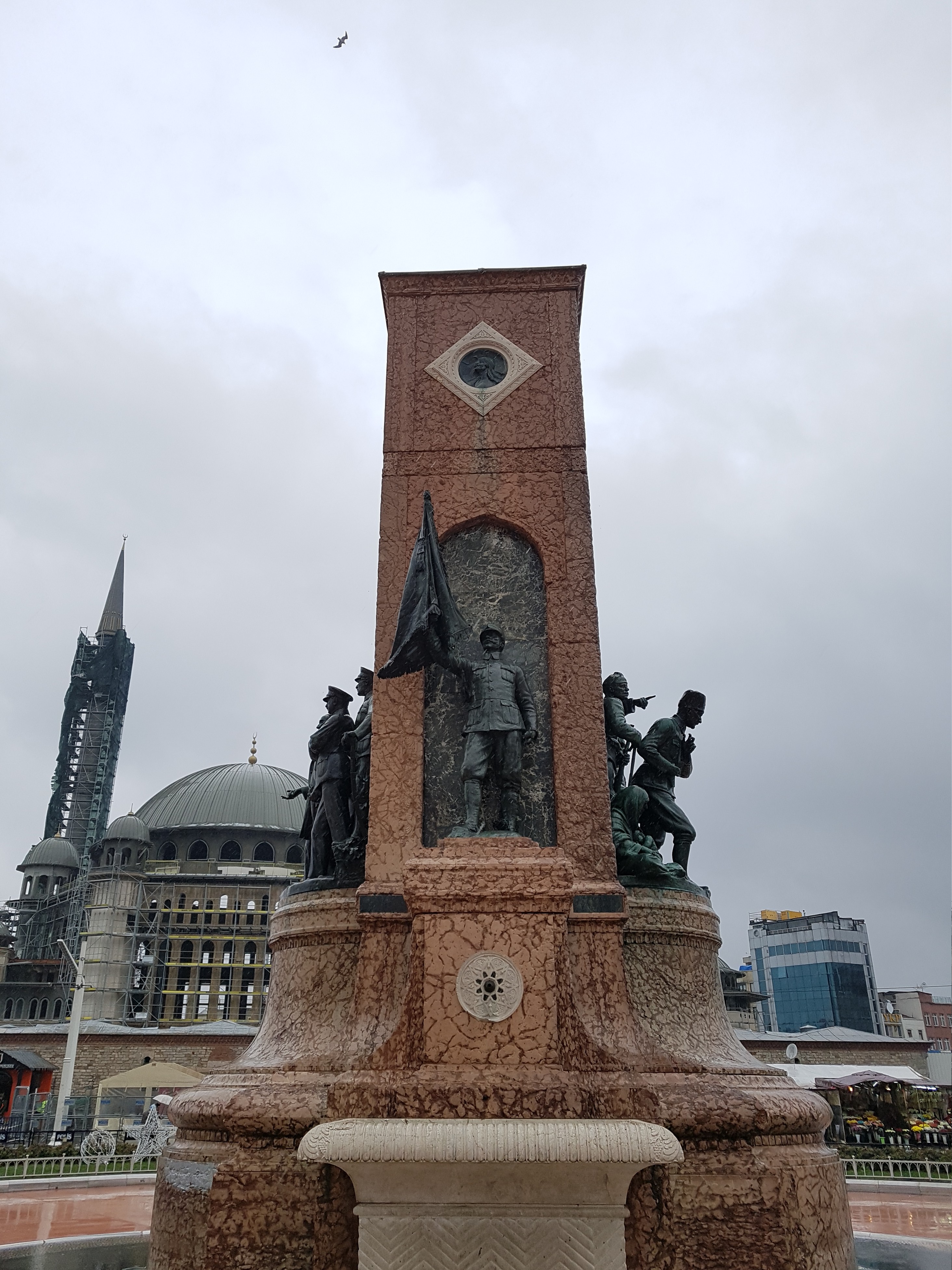 Republic Monument - Istanbul Metropolitan Municipality