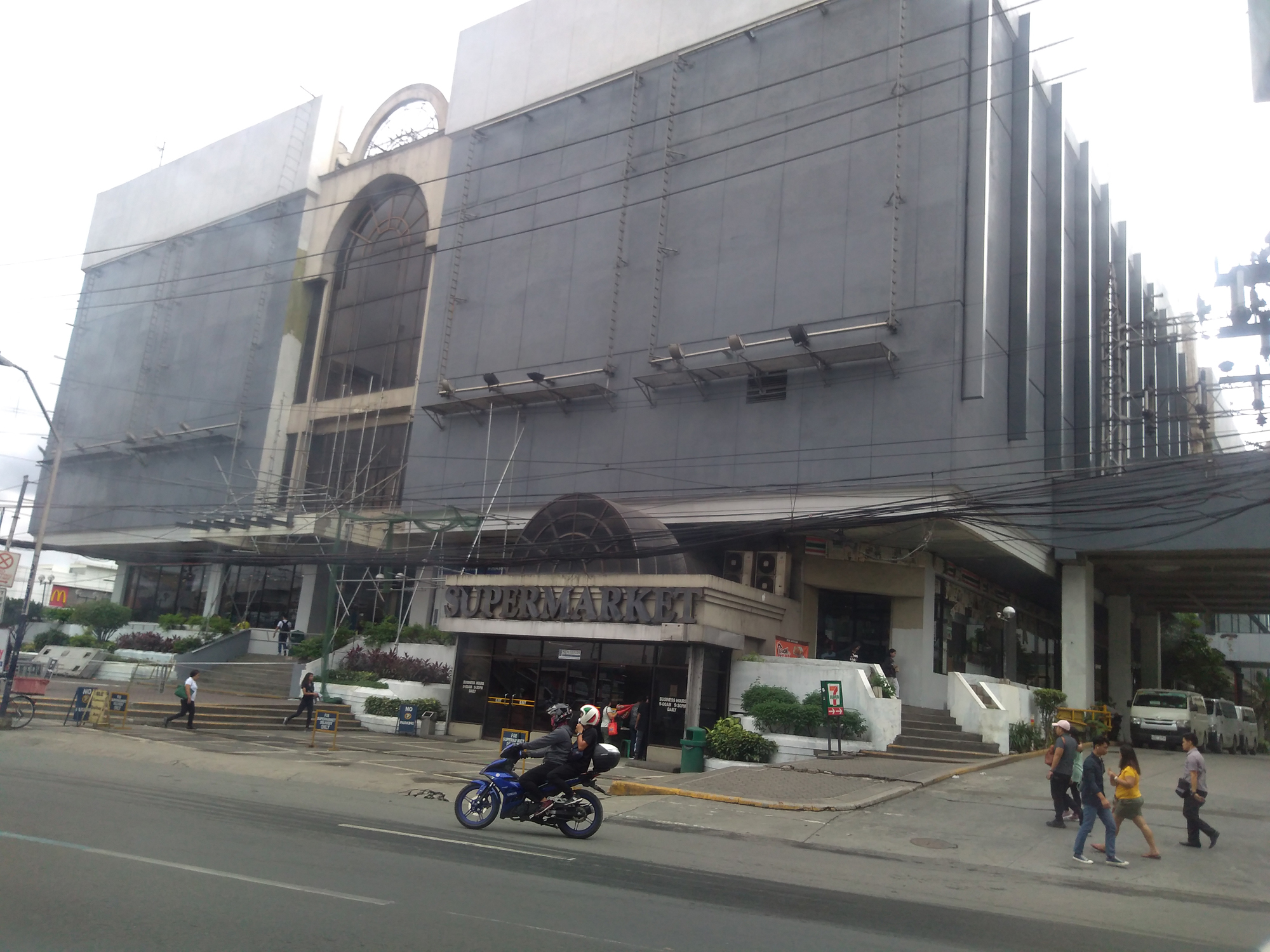 Santa Lucia East Mall Phase 1 & 2 - Cainta