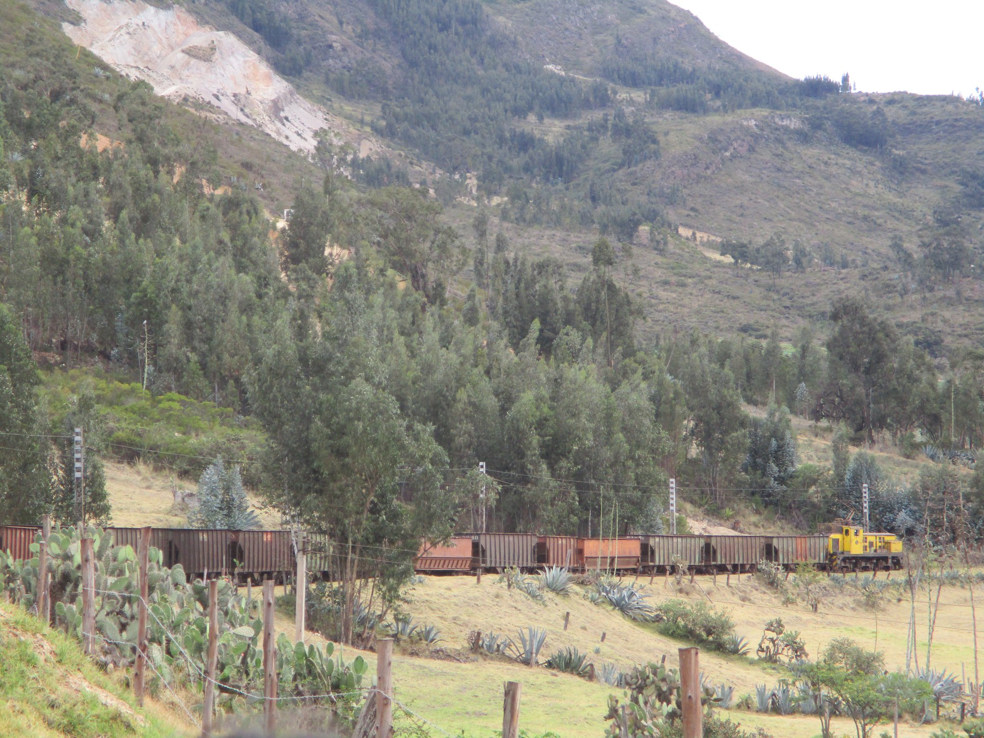 PORTERIA BADO CASTRO.SALIDA DE EL TREN ELECTRICO..3 ENTRADAS....TRES ...