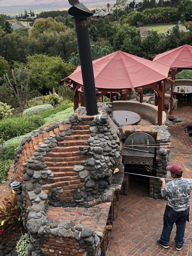 Kula Lodge & Restaurant