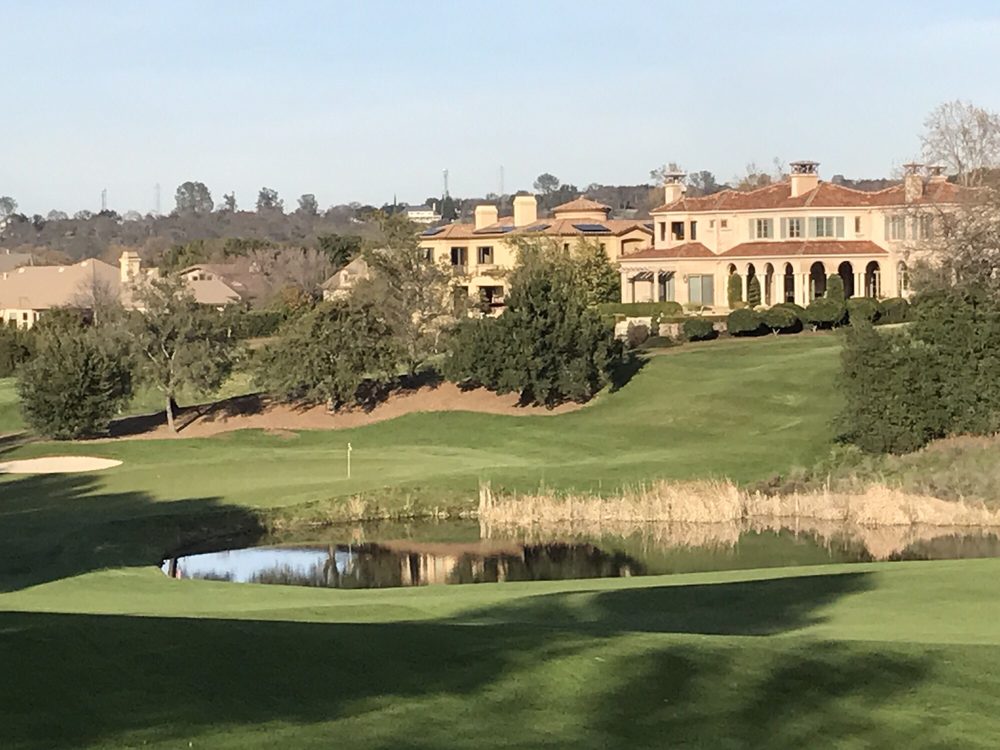 Serrano Country Club