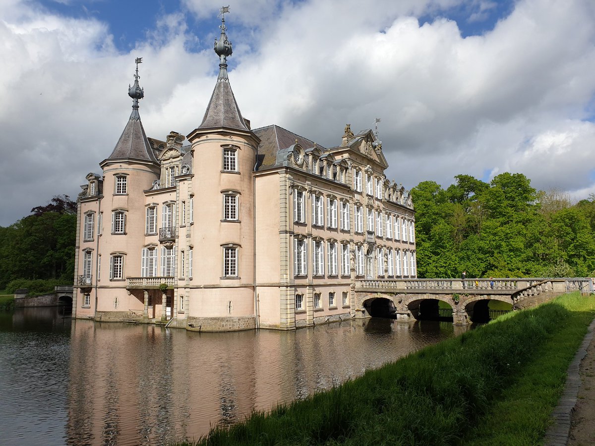 Poeke Castle - Poeke