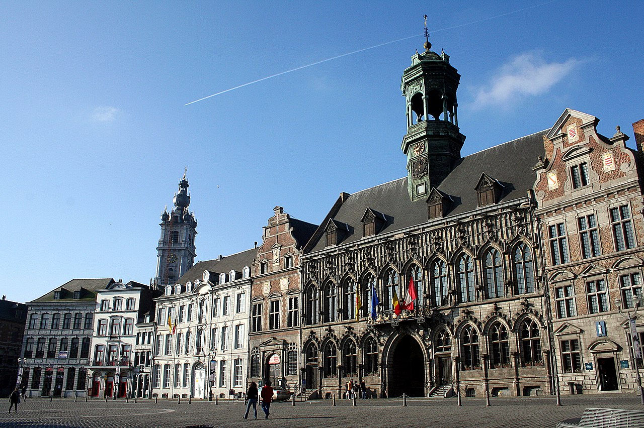 Hôtel de Ville et le Singe - Mons (commune)