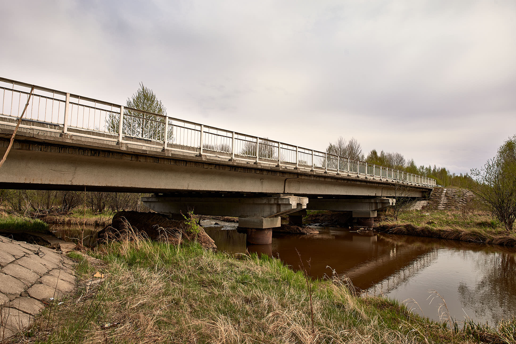 Road bridge