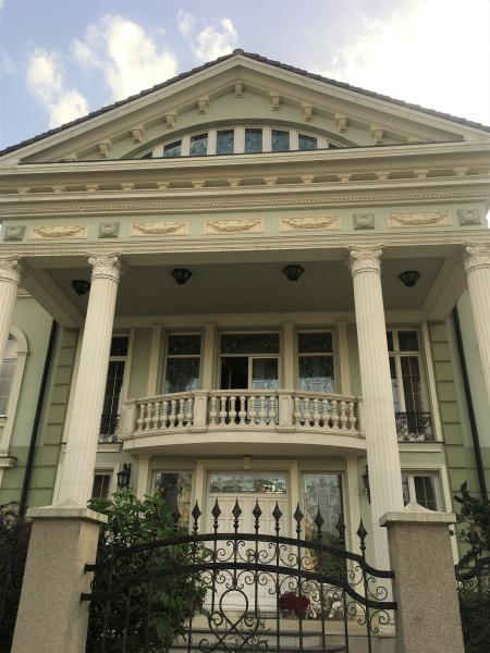 Strada Costache Negruzzi, 10