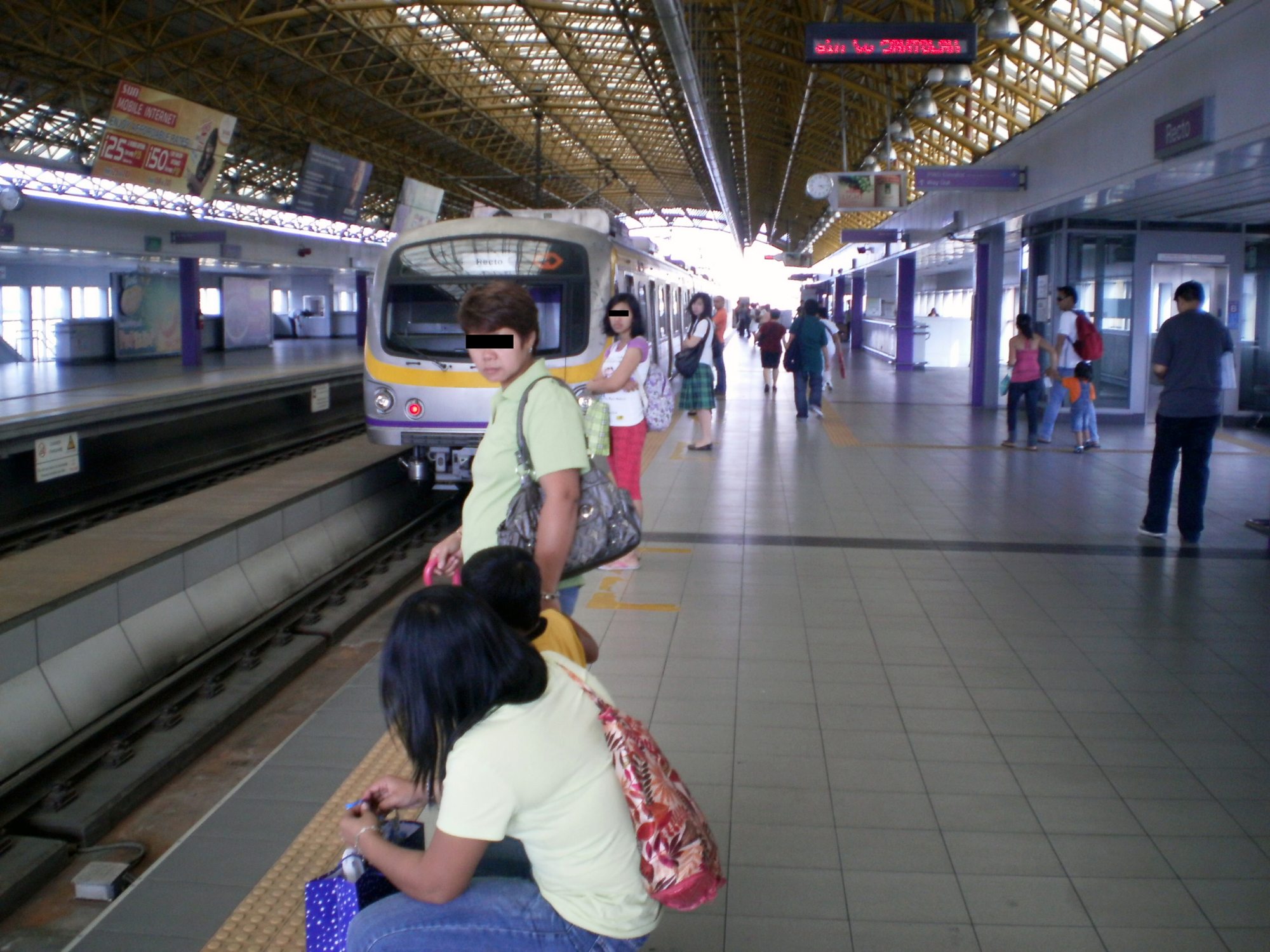 LRT-2 Recto Station - Manila