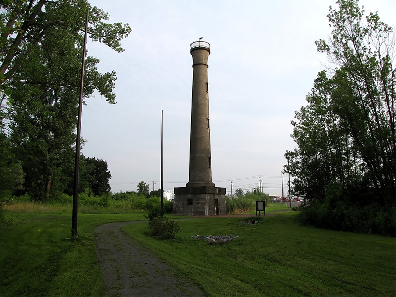 Oneida Lake / Brewerton Range Rear Lighthouse