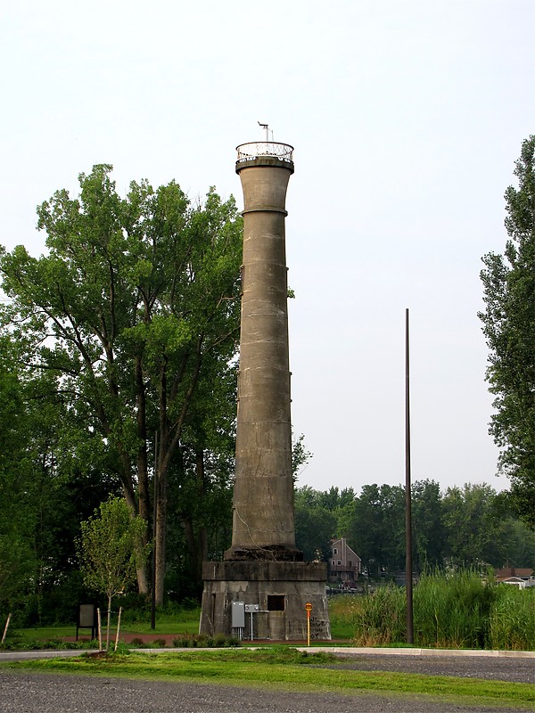 Oneida Lake / Brewerton Range Rear Lighthouse