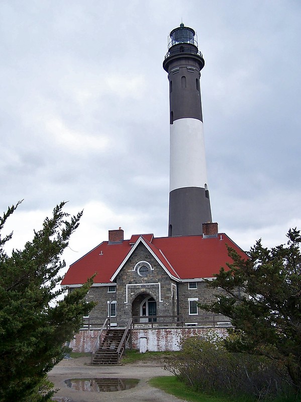 Fire Island Lighthouse & Visitor Center
