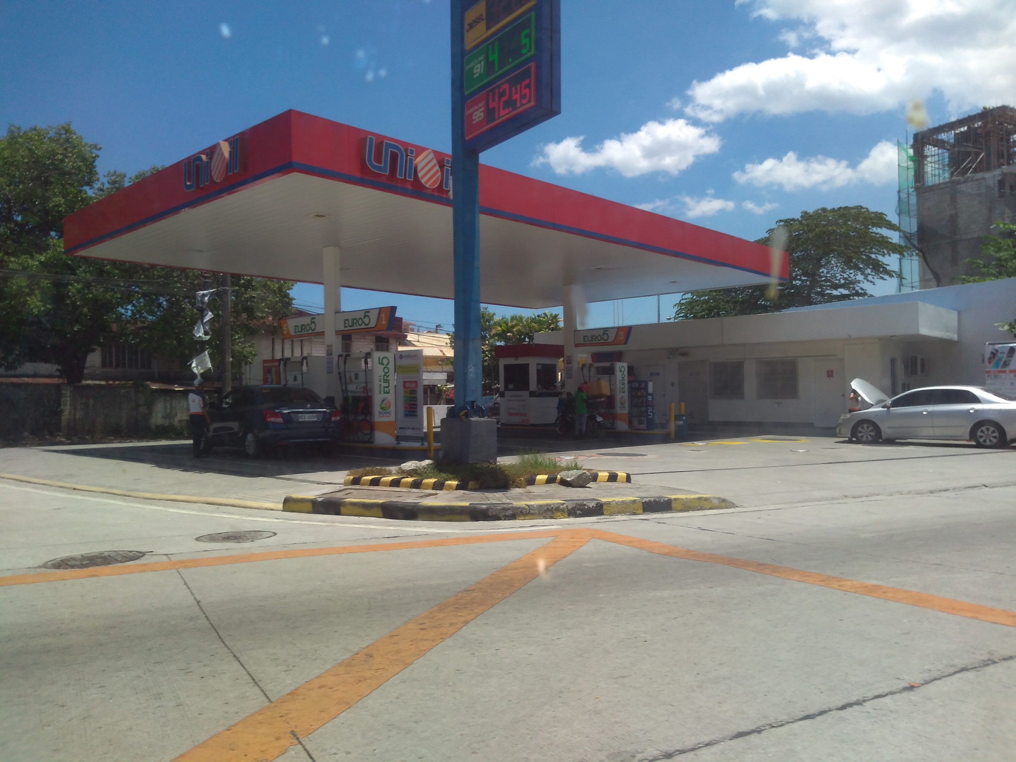 UniOil Gas Station - Quezon City