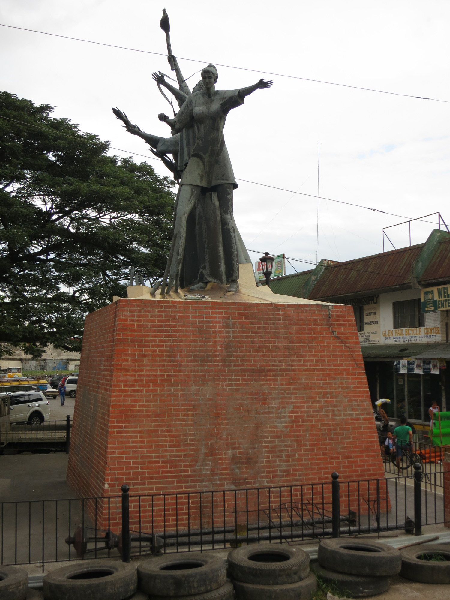 Zapote Bridge Monument - Las Piñas