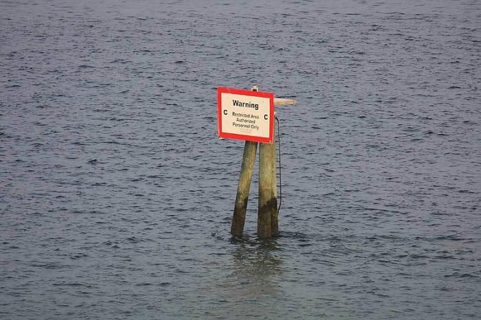 Sunny Point Terminal Warning light C | daymark / daybeacon, navigation ...