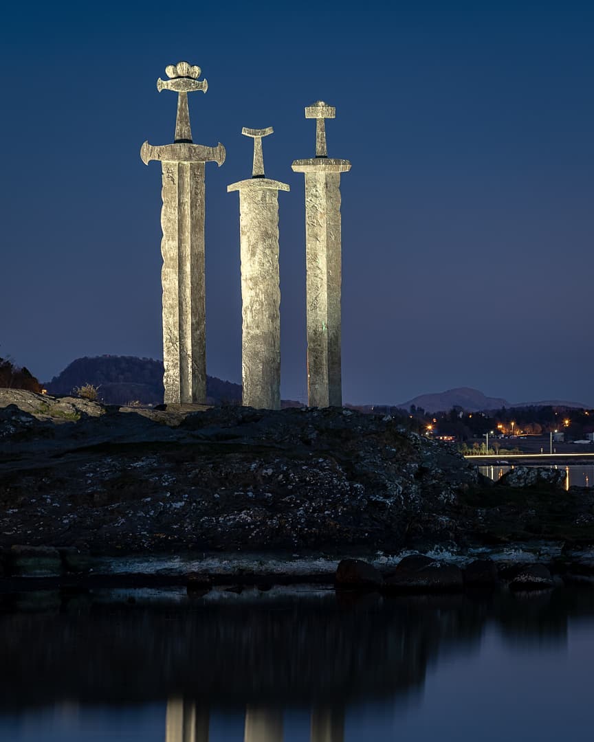 Sverd i fjell (Swords in Rock monument)