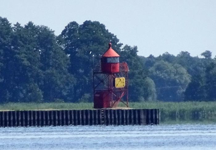 Chełminek Island S end light