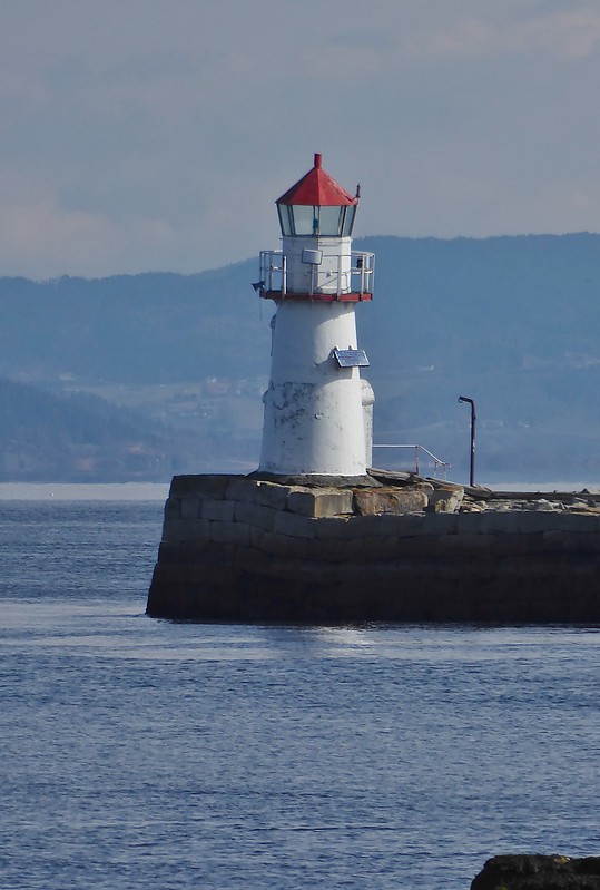 Ladehamaren Basin Entrance W Side Mole Head lighthouse
