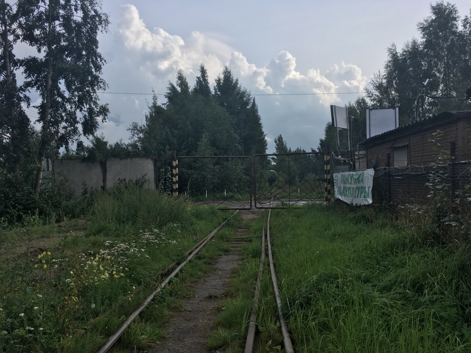 Level crossing - Novoye Devyatkino