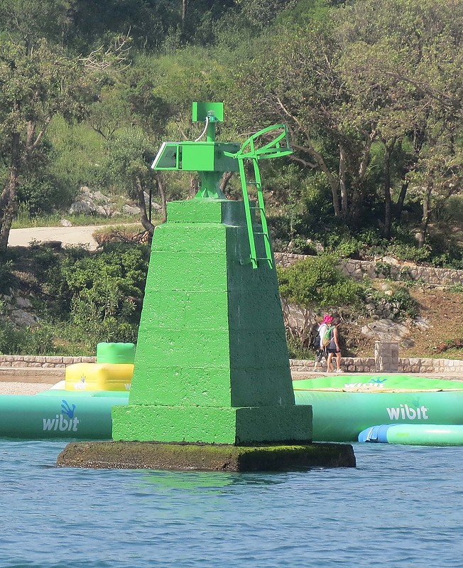 Gruž Harbour Cape Kantafig light