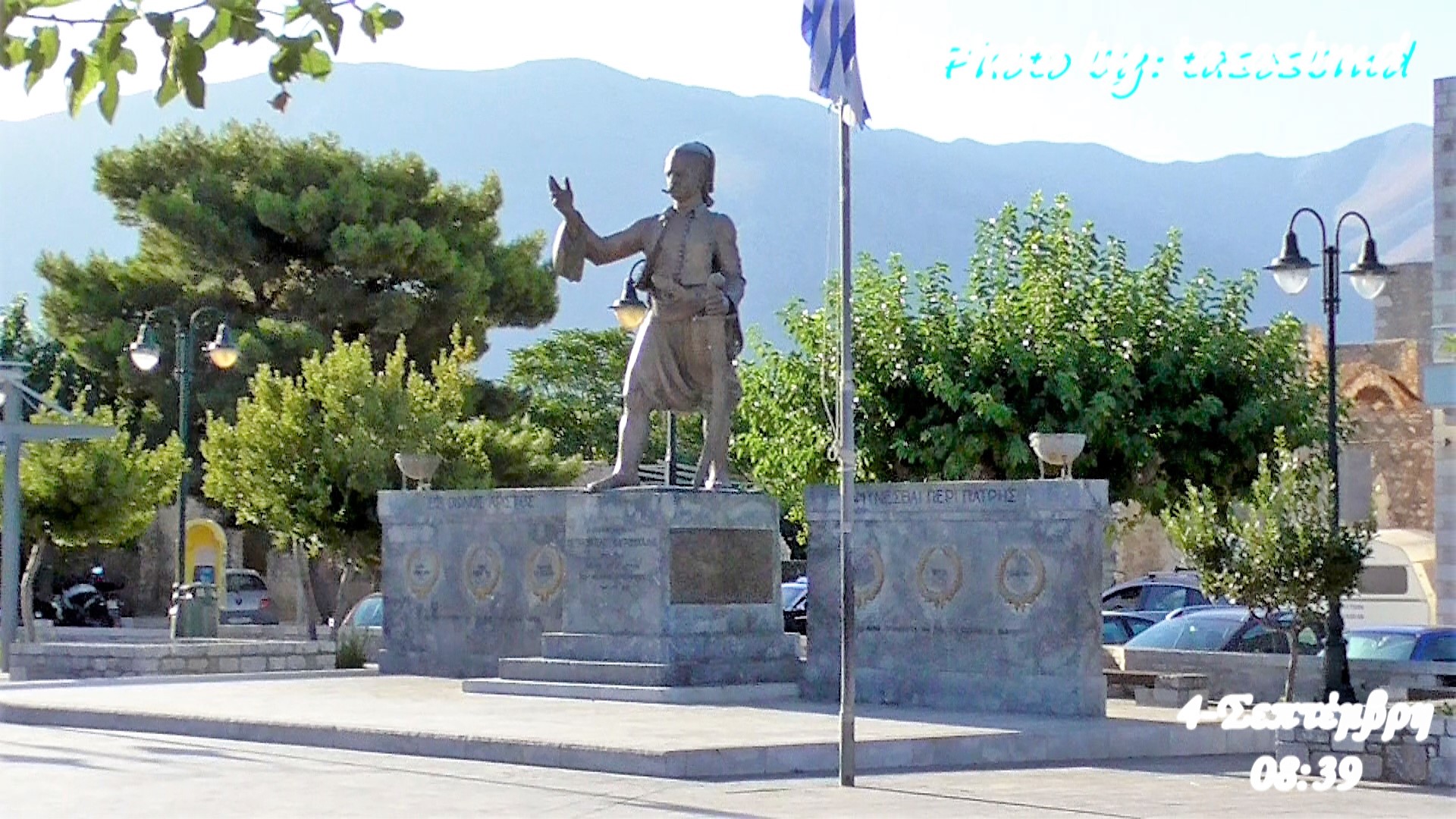 Αγαλμα Πετρόμπεη Μαυρομιχάλη - Αρεόπολη | άγαλμα