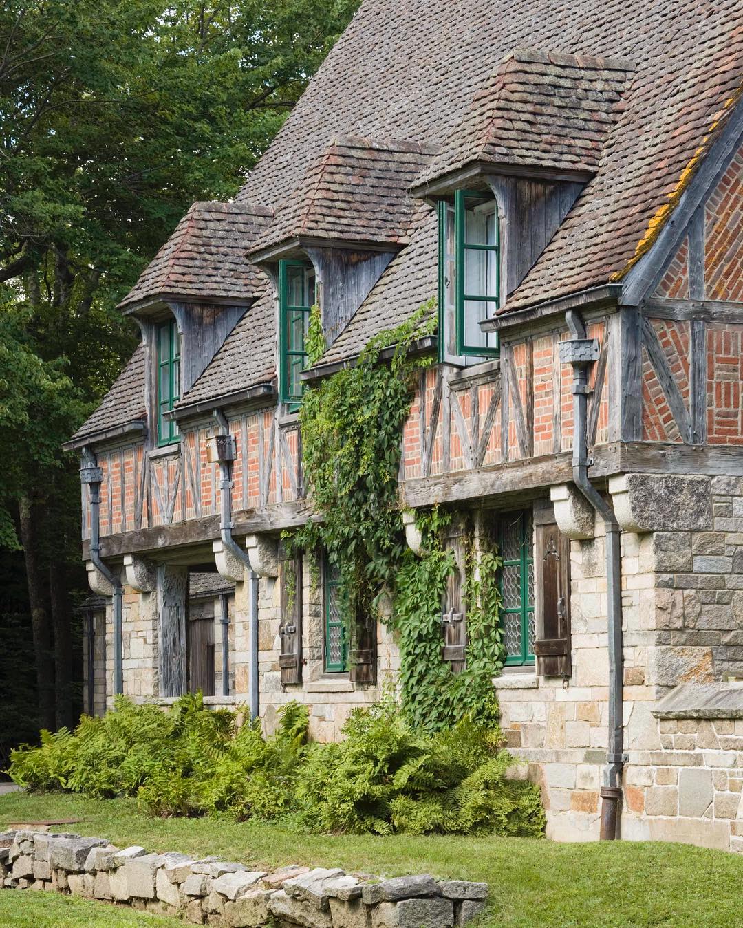 Jordan Pond Gate Lodge - Acadia National Park