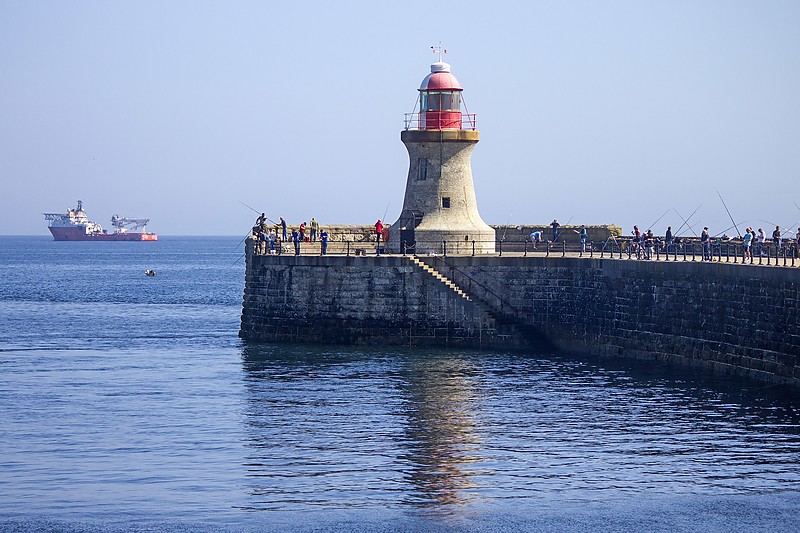 Tynemouth South Pier lighthouse