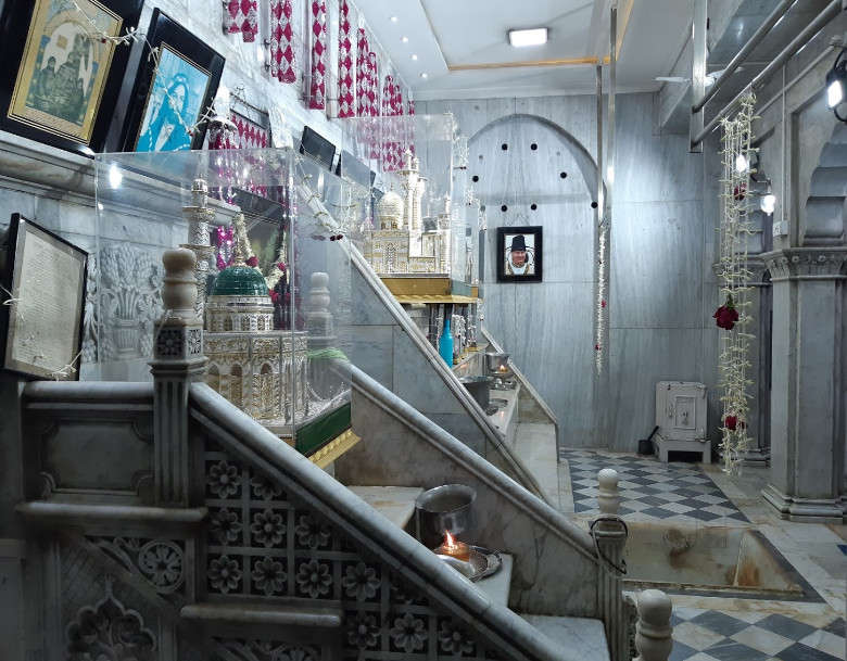 Darkhana Khoja Ismaili Mosque - Mumbai