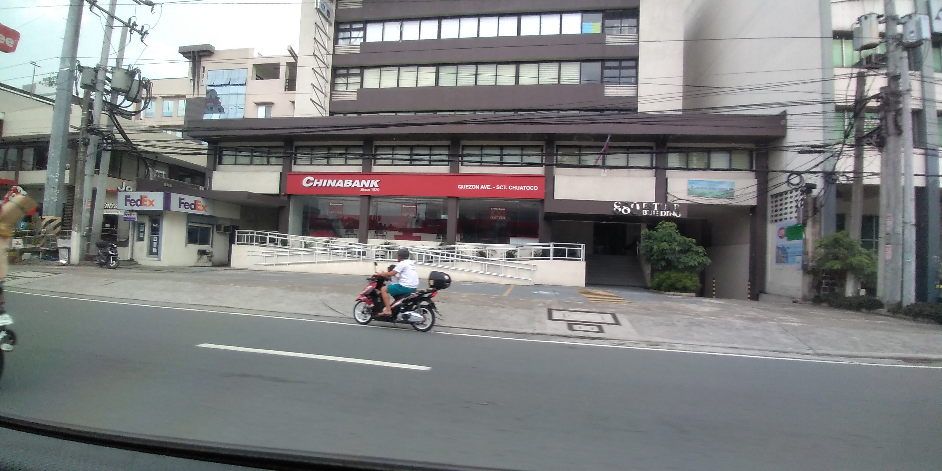 Estuar Building - Quezon City