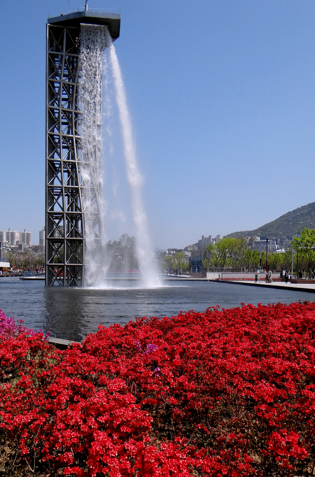 Busan Citizen Park 25-meter-high Waterfall Fountain - Busan