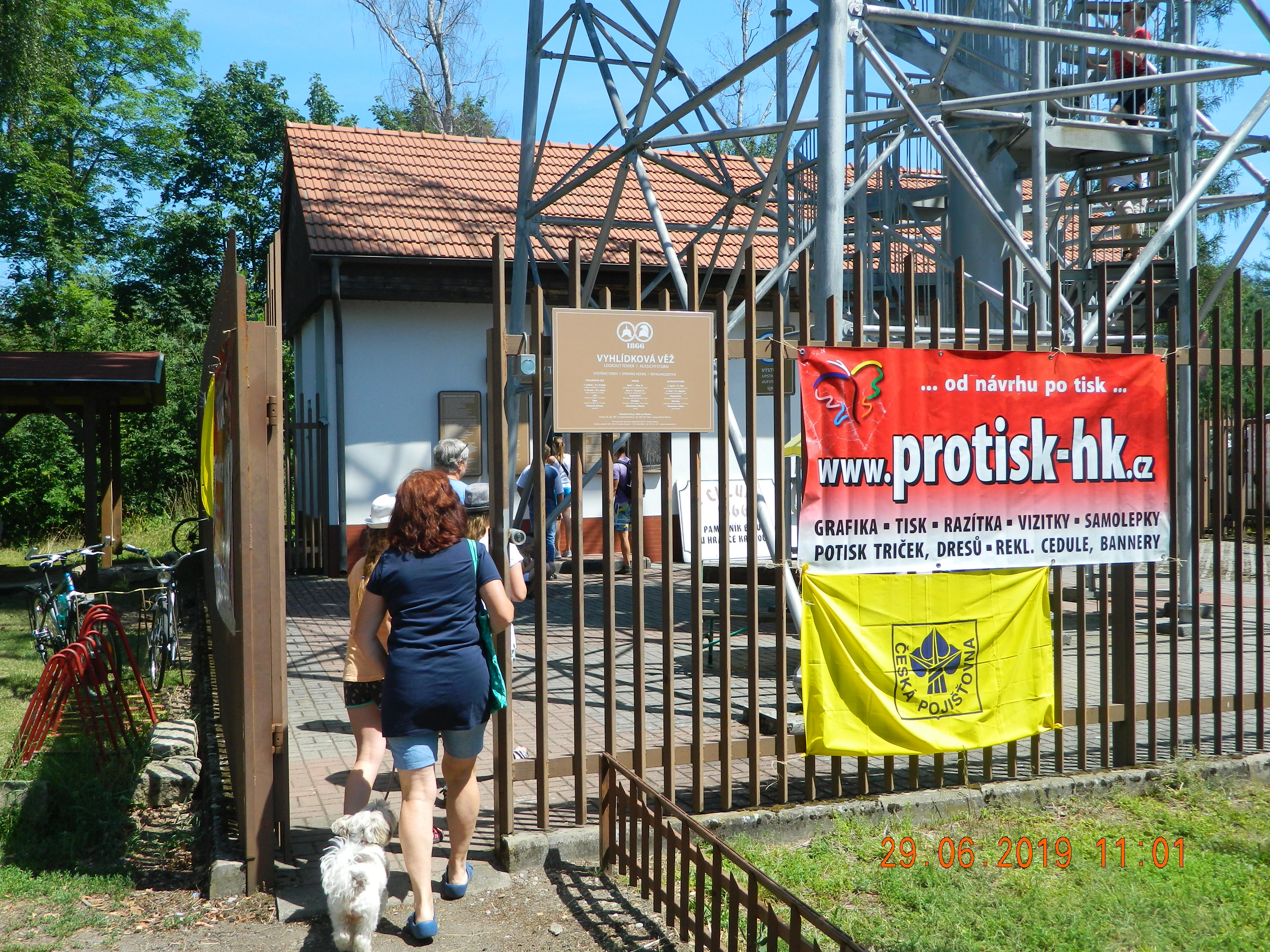 Chlum lookout and cell tower