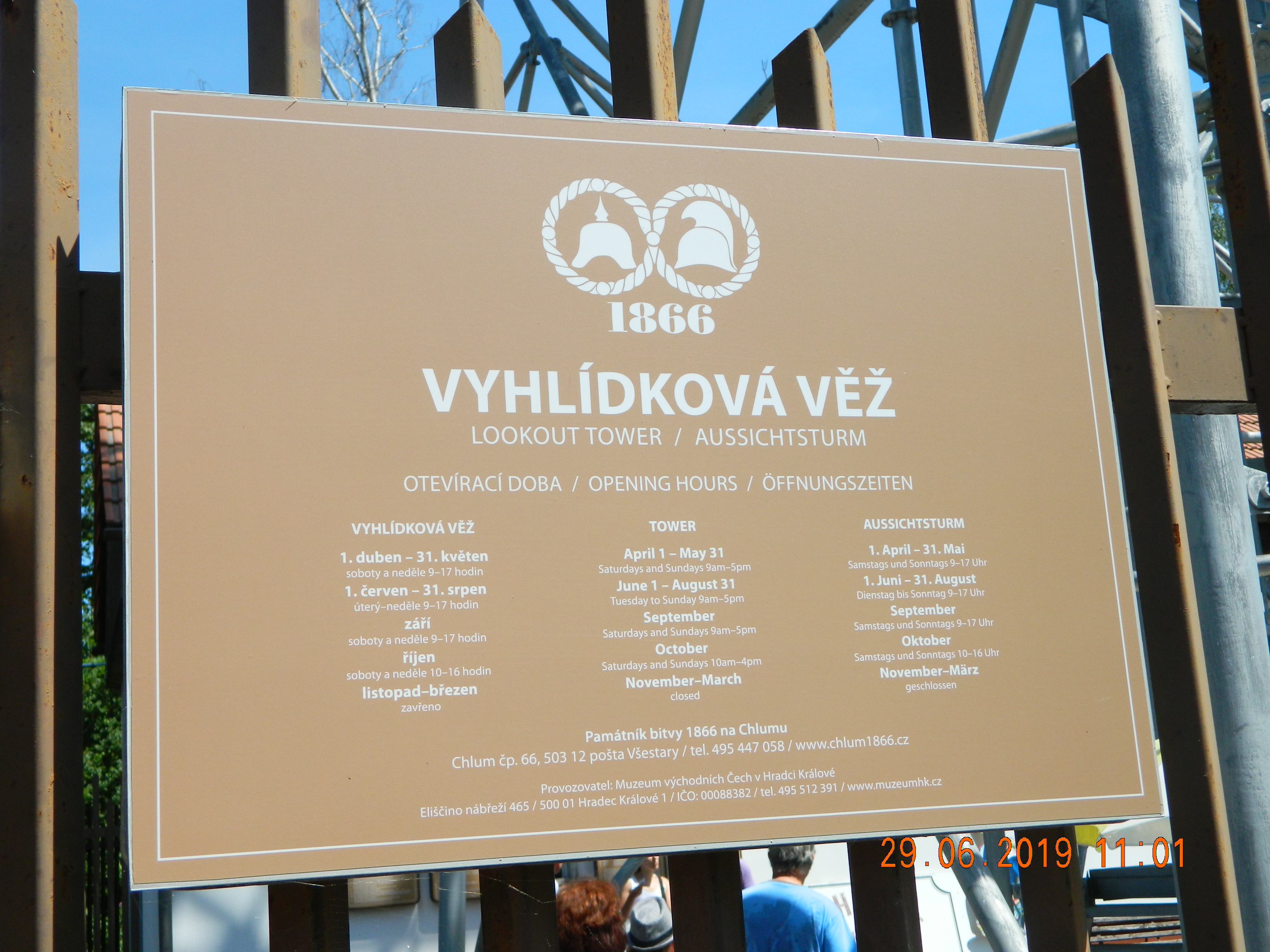 Chlum lookout and cell tower