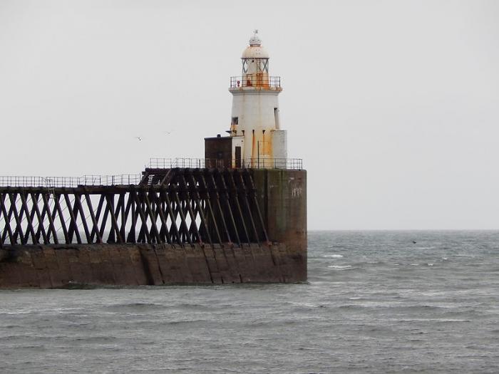Blyth East pier lighthouse