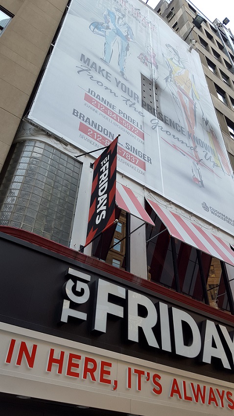 TGI Friday's Restaurant | Streamline Moderne (architecture)