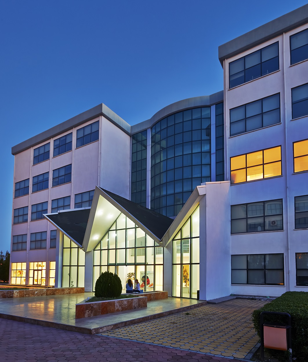 YDÜ / Yakın Doğu Üniversitesi - Diş Hekimliği Fakültesi - Lefkoşa (KKTC)