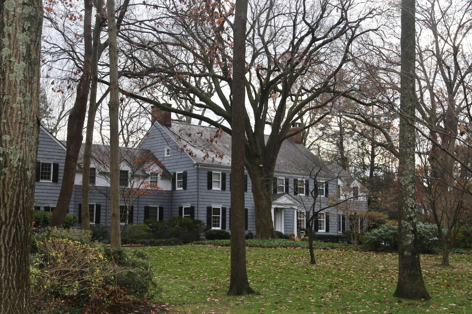 Philip L. Becker Residence - Flower Hill, New York