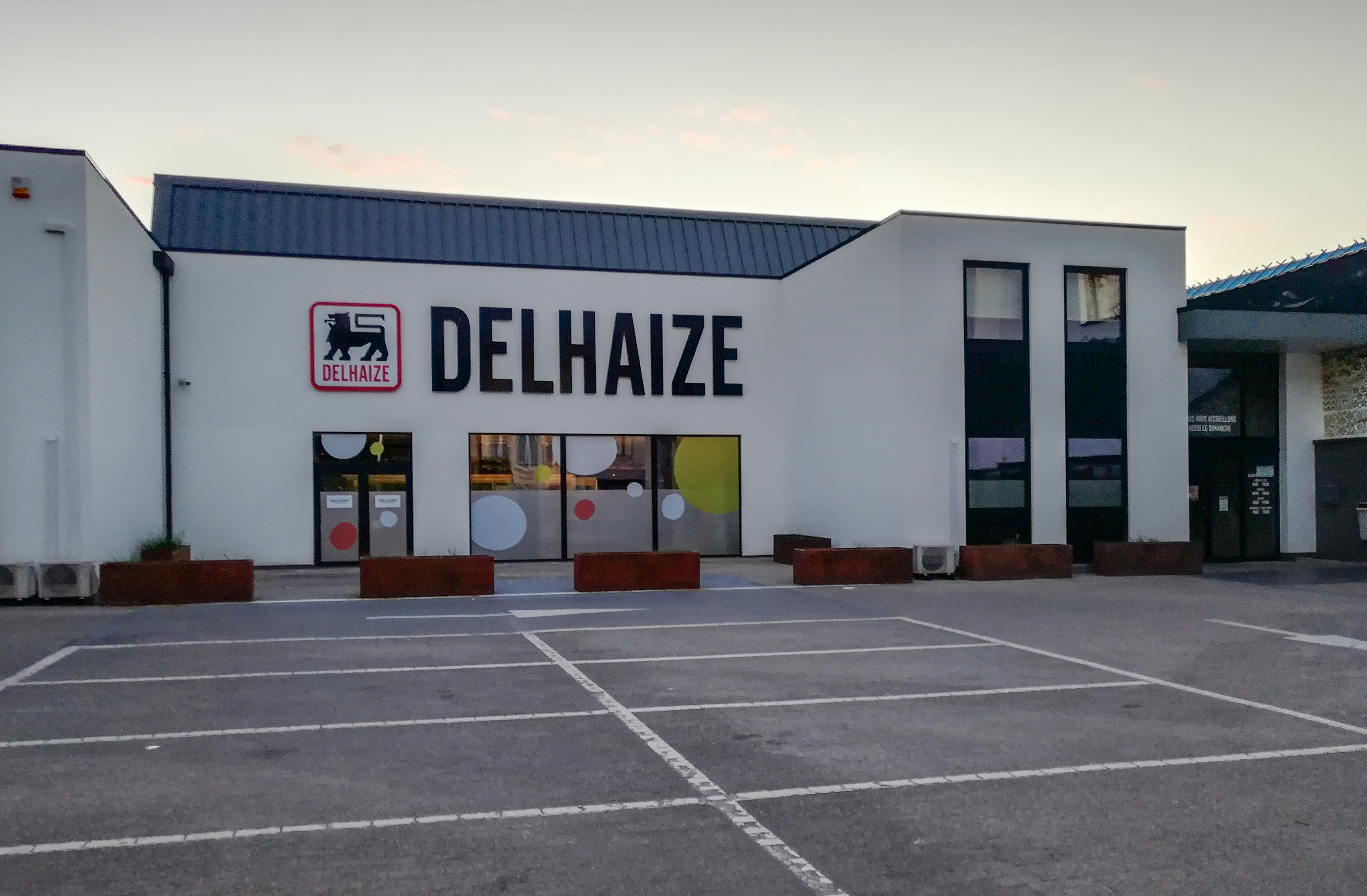 AD Delhaize Mons Nimy - Mons (municipality)