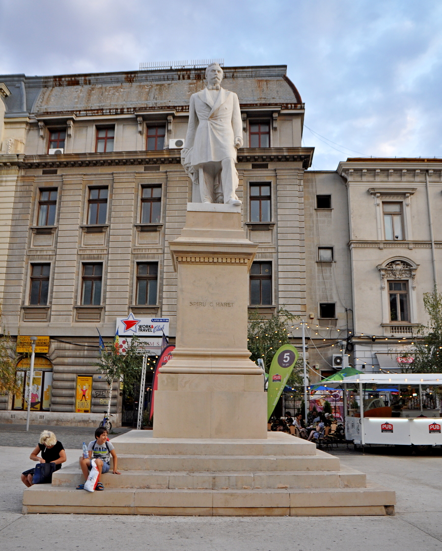 Statuia lui Spiru Haret - Bucureşti