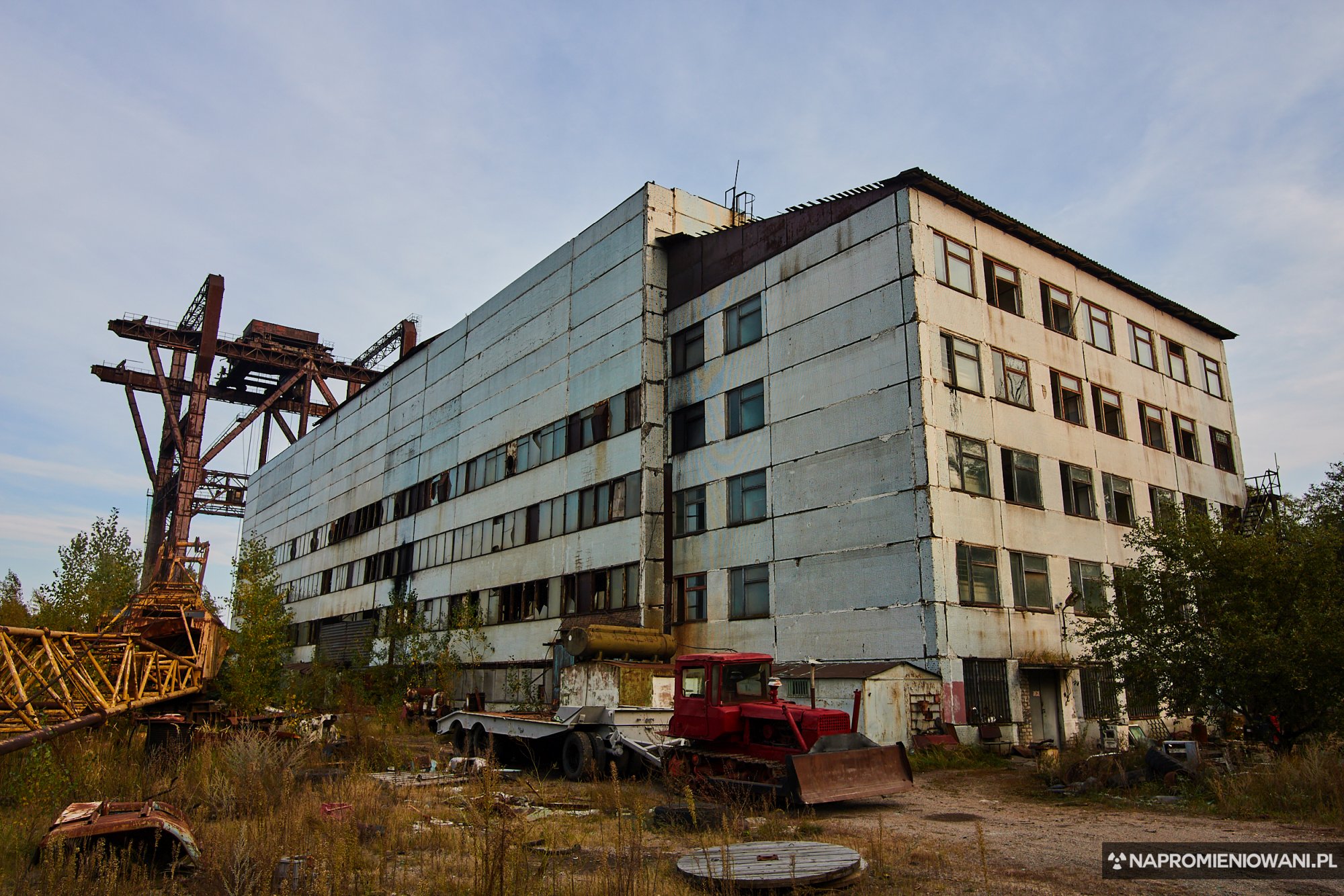 Reactor assembling building | abandoned / shut down