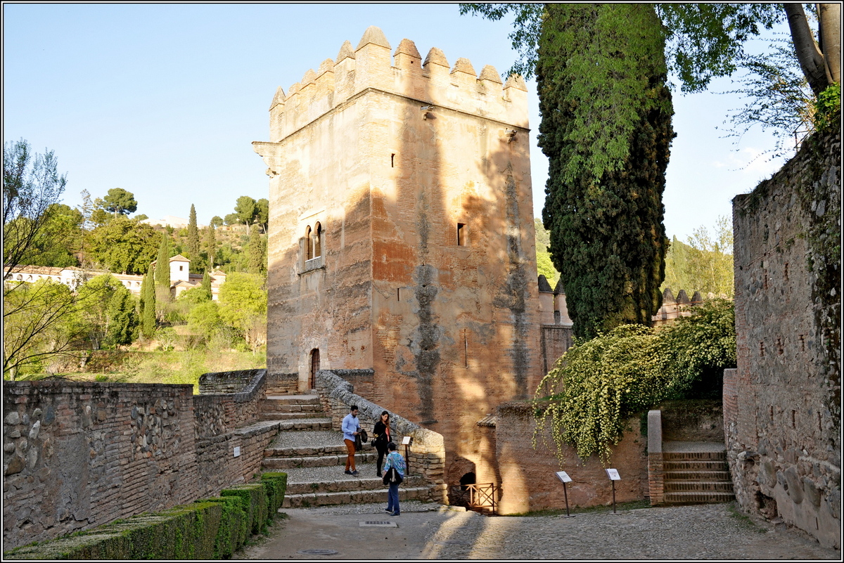 Puerta del Arrabal y Torre de los Picos - Granada | edificio catalogado