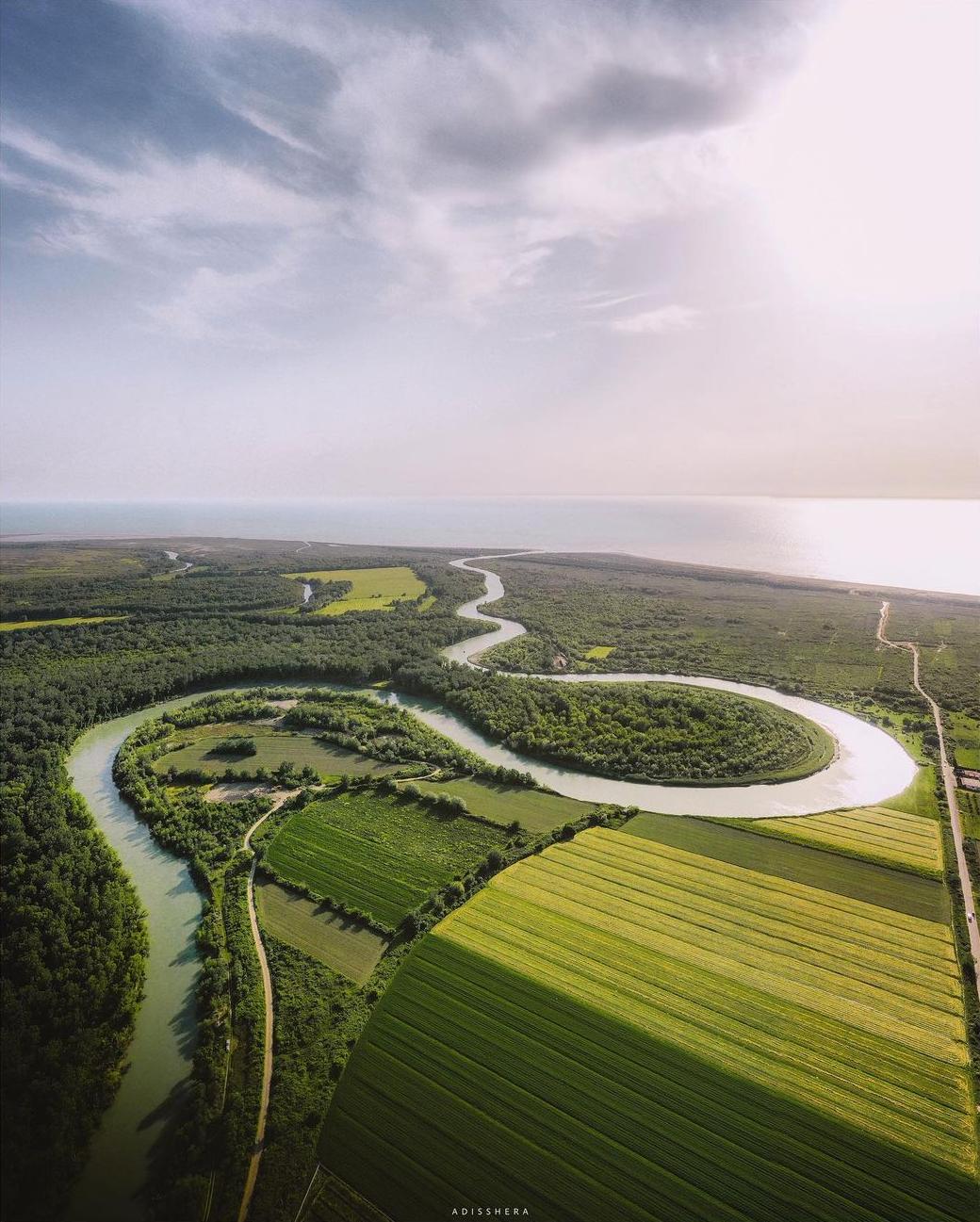 Grykëderdhja e lumit Shkumbin | river (en), estuary (en)