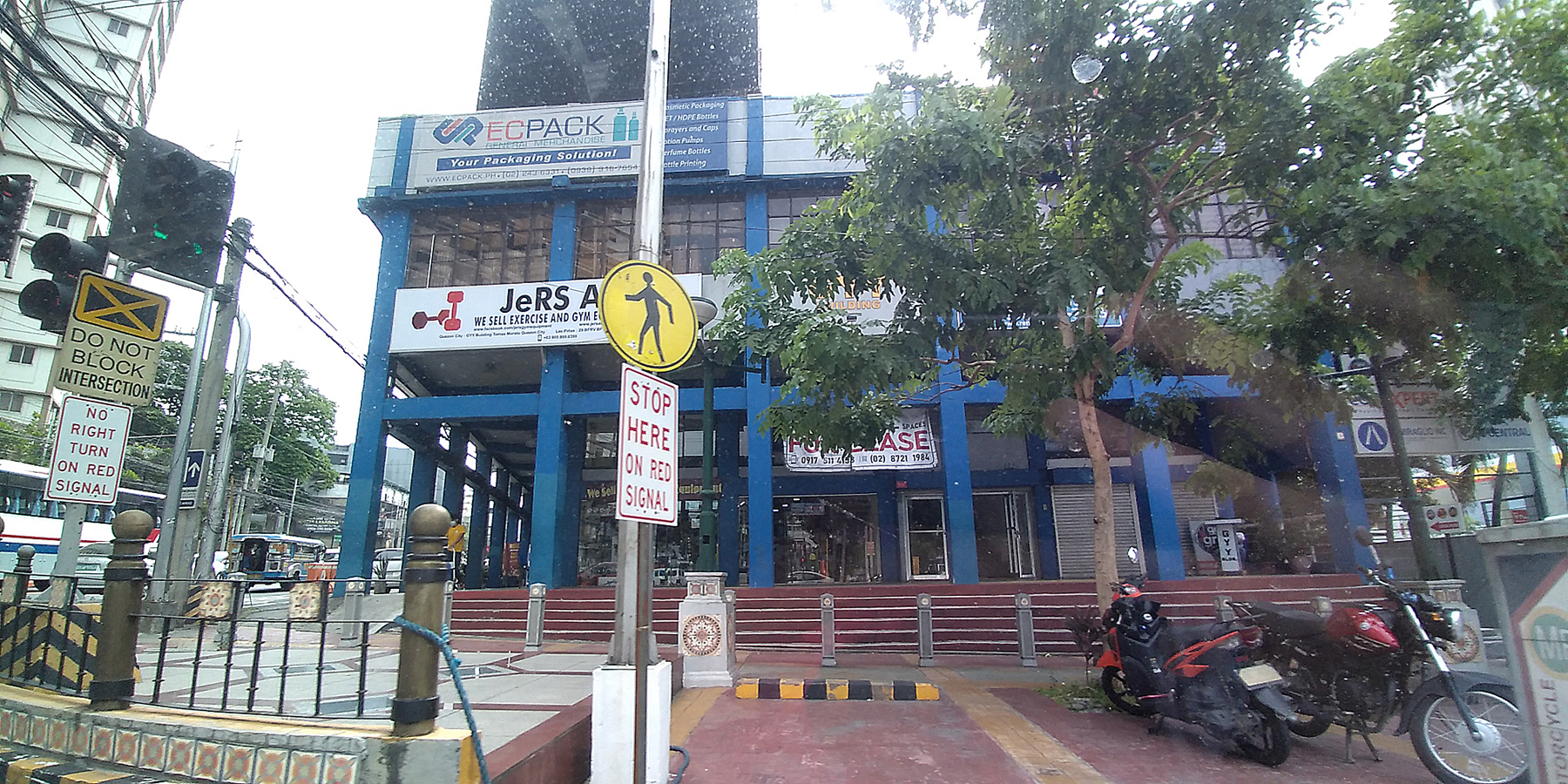 Commercial Building - Quezon City