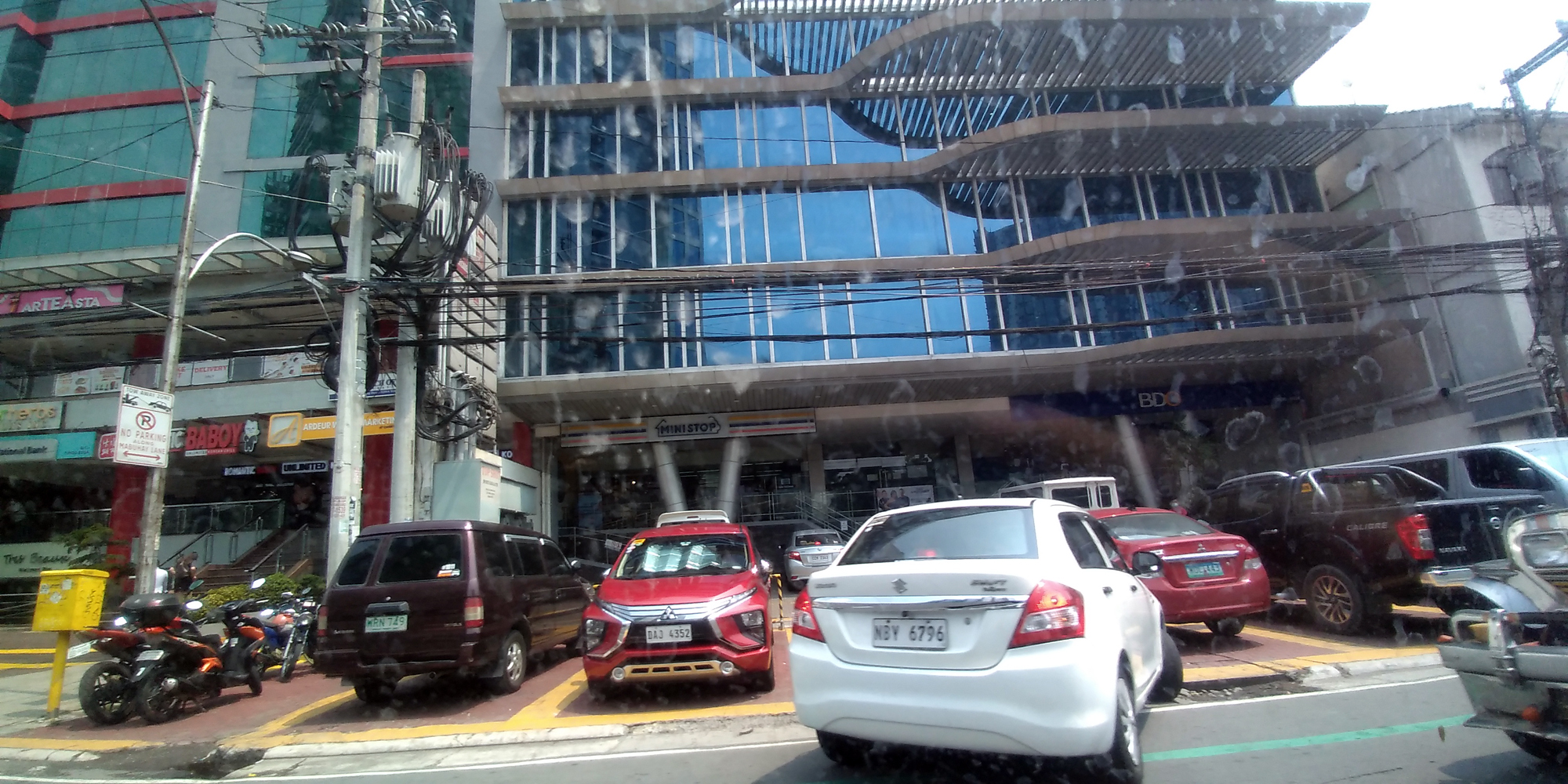 GMAEC Building (GEMPC Building) - Quezon City | office building