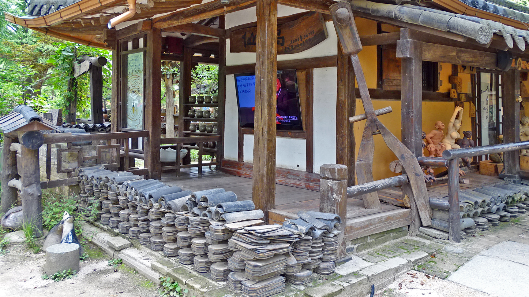 Nami Island Yu Qing Cheng Sculpture Gallery