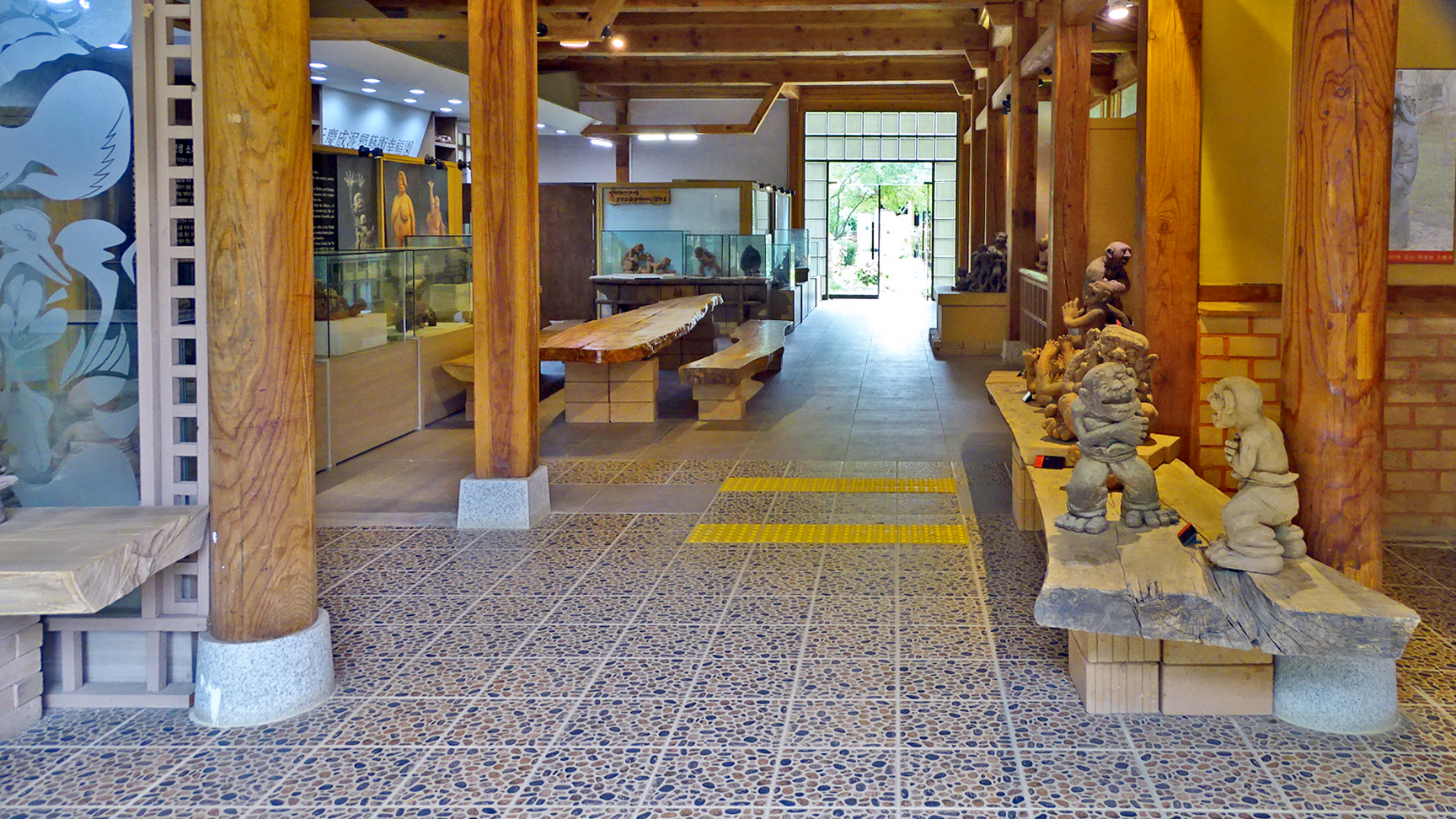 Nami Island Yu Qing Cheng Sculpture Gallery