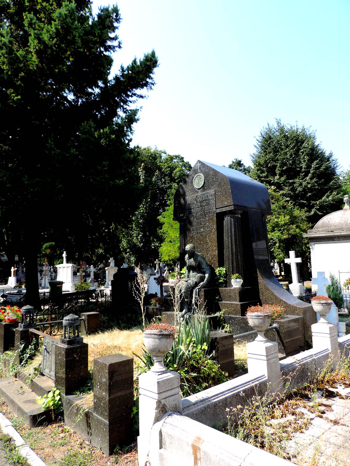 Bellu catholic cemetery - Bucharest | catholicism