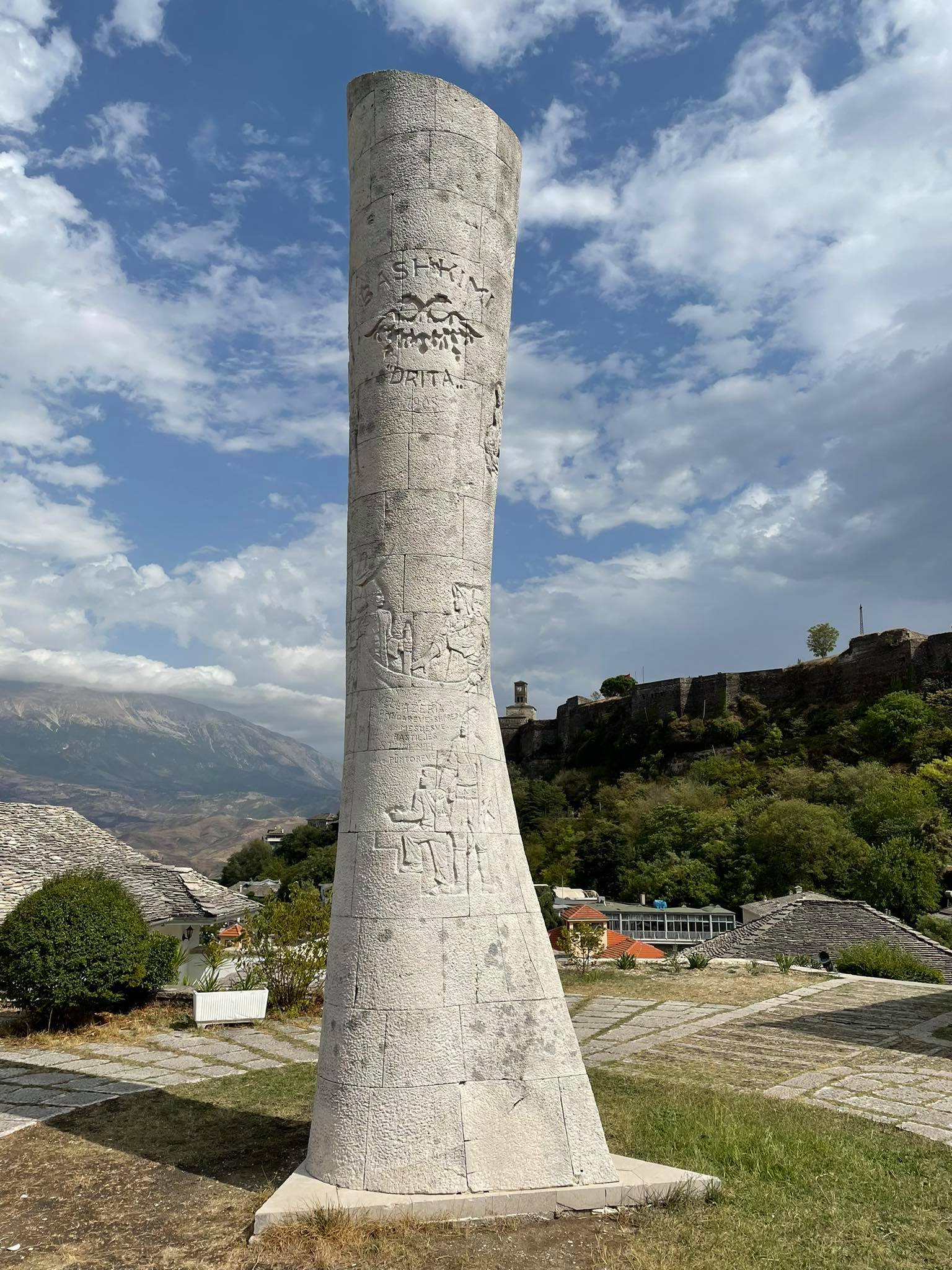 Gjirokastër Obelisk - Gjirokastër