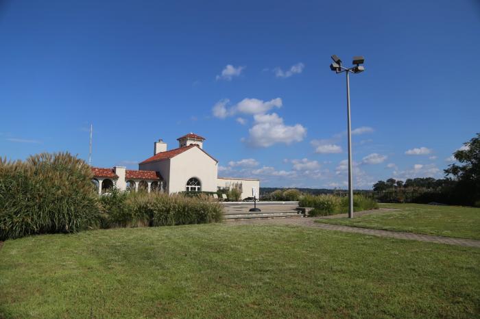 Kennilworth Owners Association Pool Club - Kings Point, New York