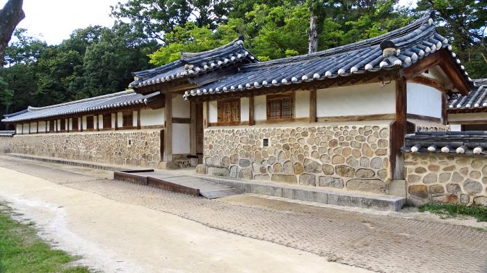 Royal Tomb of King Hyojong Caretaker's Storage and Preparation Rooms ...